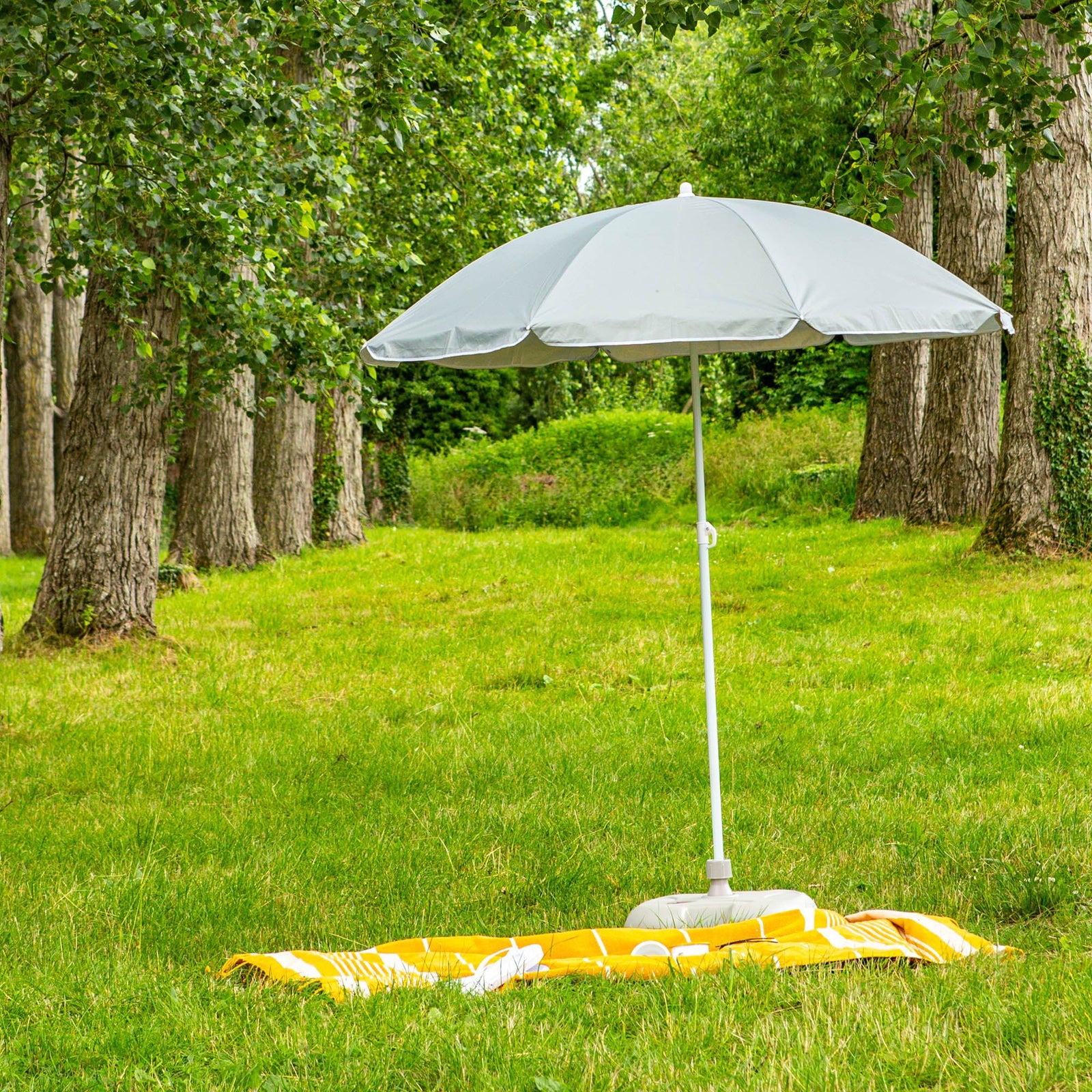 20L Plastic Fillable Parasol Base - By Harbour Housewares | Rinkit.com